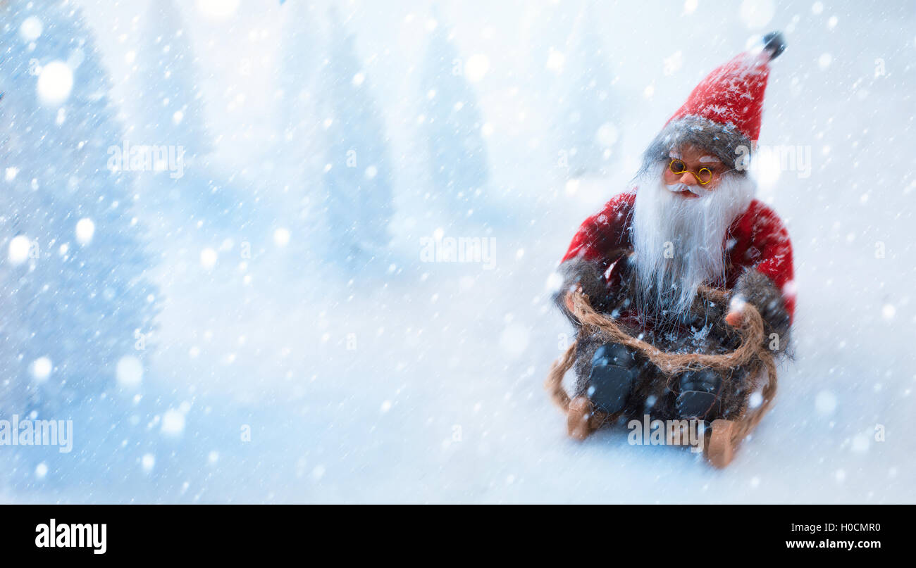 Santa claus schlitten -Fotos und -Bildmaterial in hoher Auflösung – Alamy