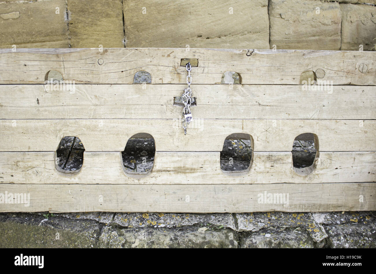 Hölzerne Instrument der Folter in der Inquisition Stockfotografie - Alamy