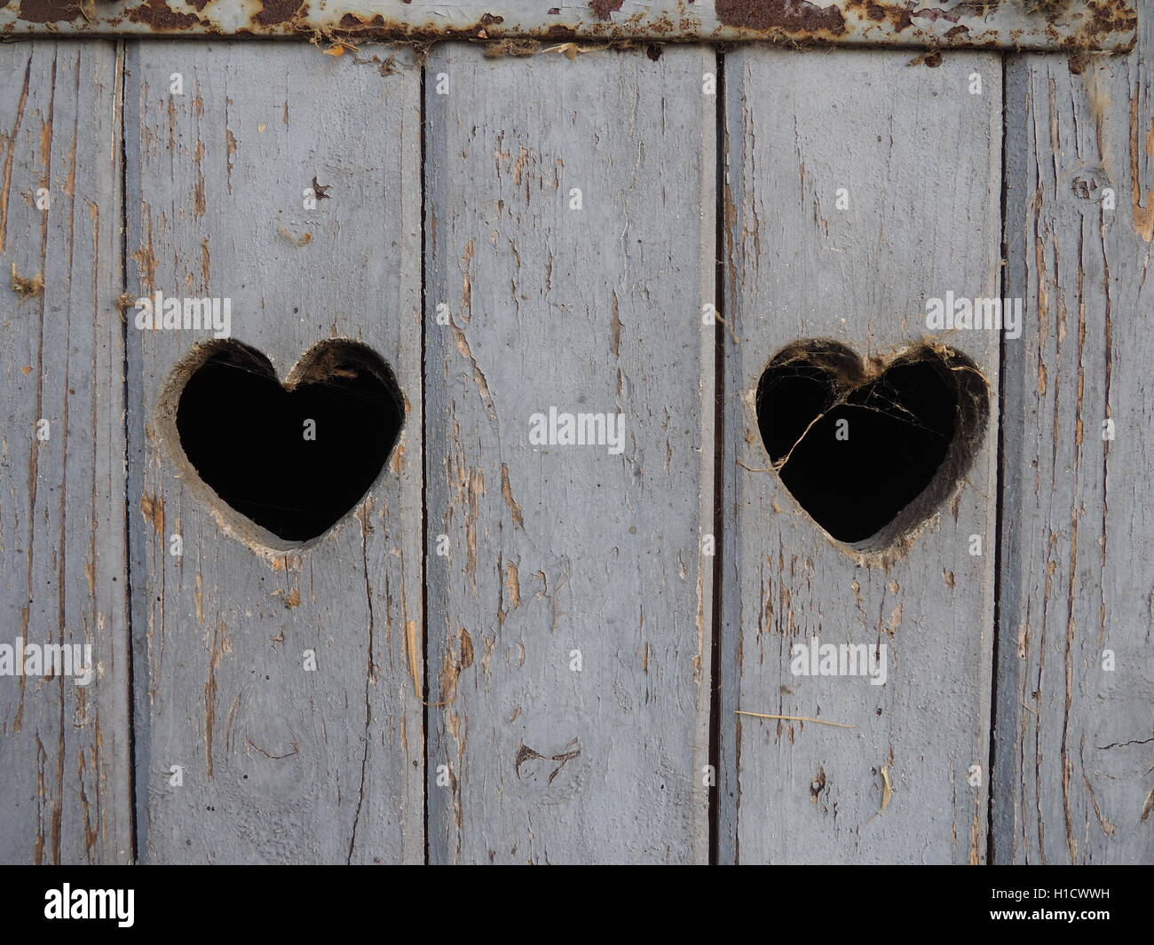 Altes scheunentor -Fotos und -Bildmaterial in hoher Auflösung – Alamy