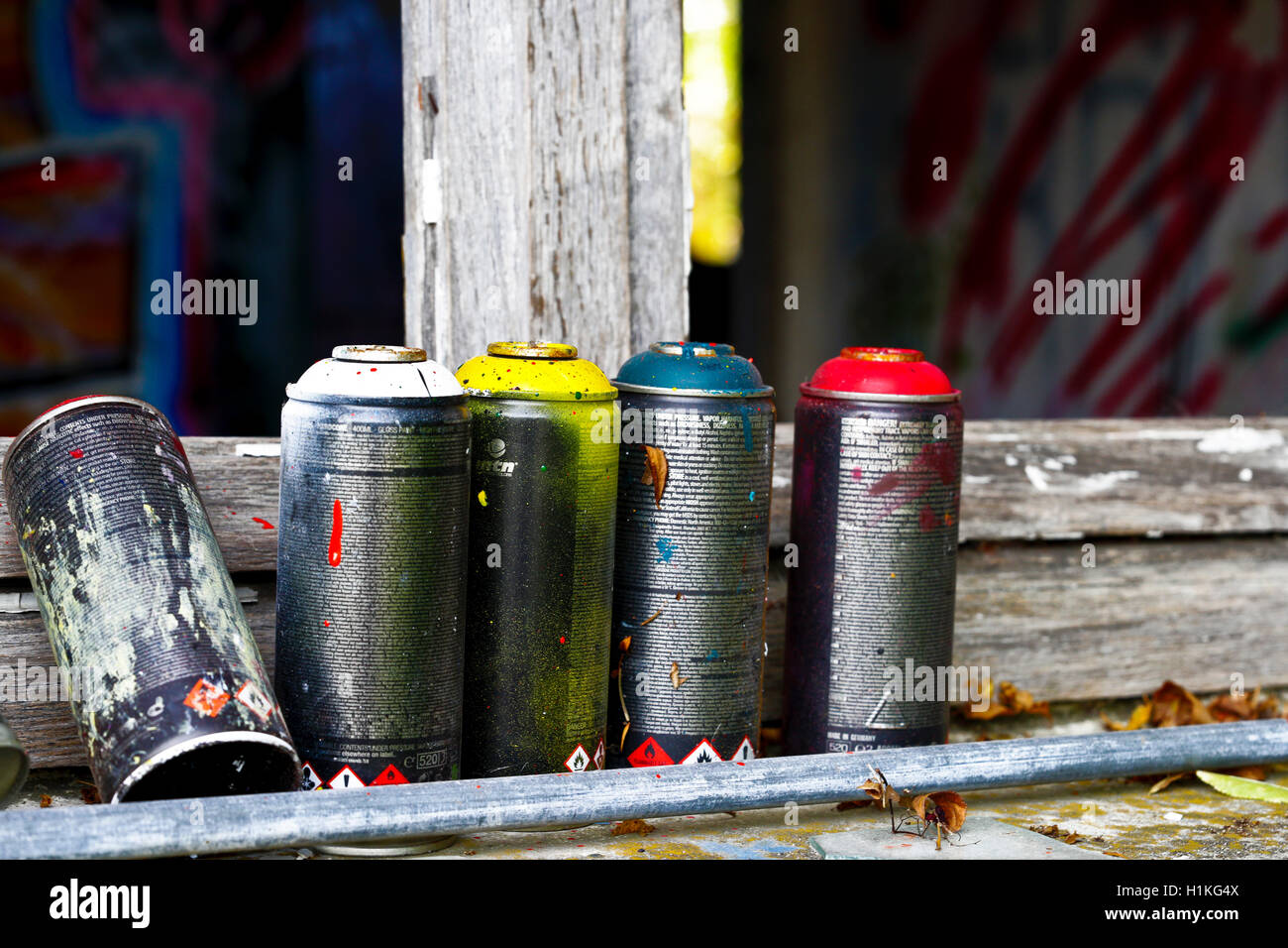 Graffiti dosen -Fotos und -Bildmaterial in hoher Auflösung – Alamy
