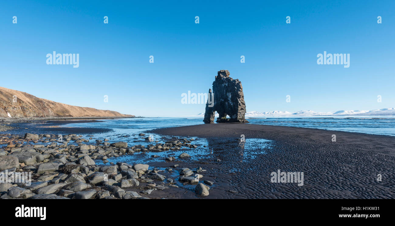 Basaltsteinen auf lavasand am strand -Fotos und -Bildmaterial in hoher ...
