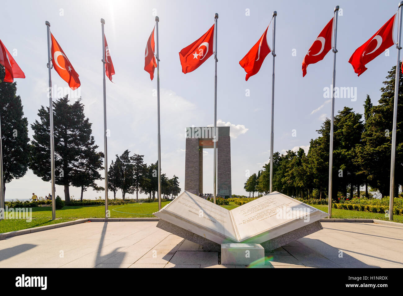 Canakkale Martyrs Memorial ist ein Ehrenmal zum Gedenken an den Service ... Canakkale Martyrs Memorial ist ein Ehrenmal zum Gedenken an den Service ...