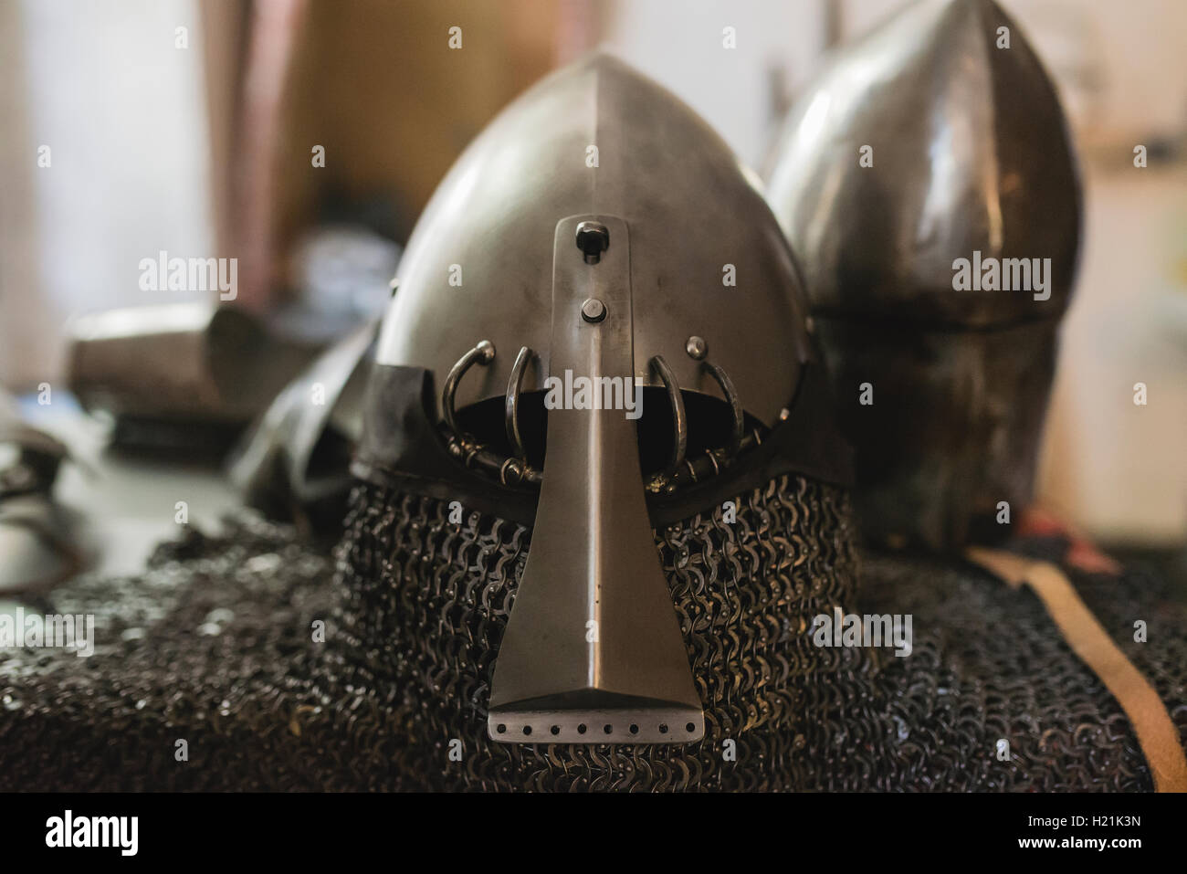 Knights armor helmets -Fotos und -Bildmaterial in hoher Auflösung – Alamy
