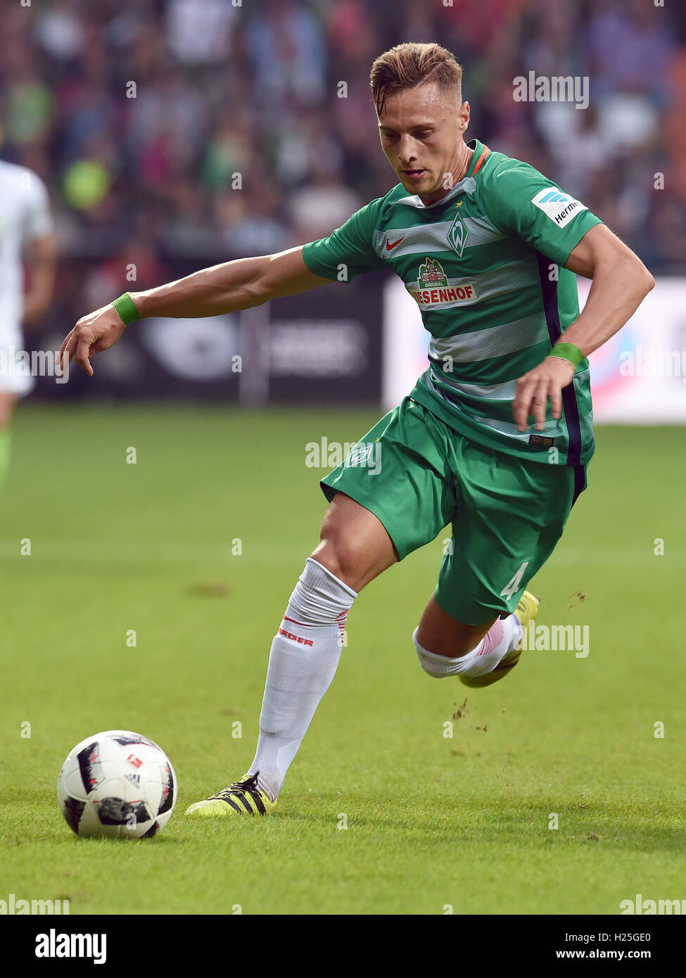 Bremens Robert Bauer in Aktion während der deutschen Fußball-Bundesliga ...