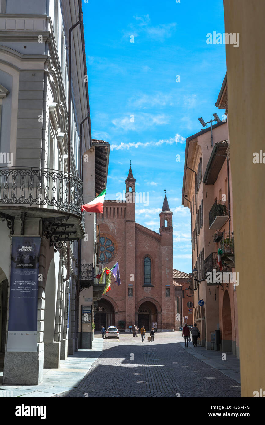 Cavour plaza -Fotos und -Bildmaterial in hoher Auflösung – Alamy