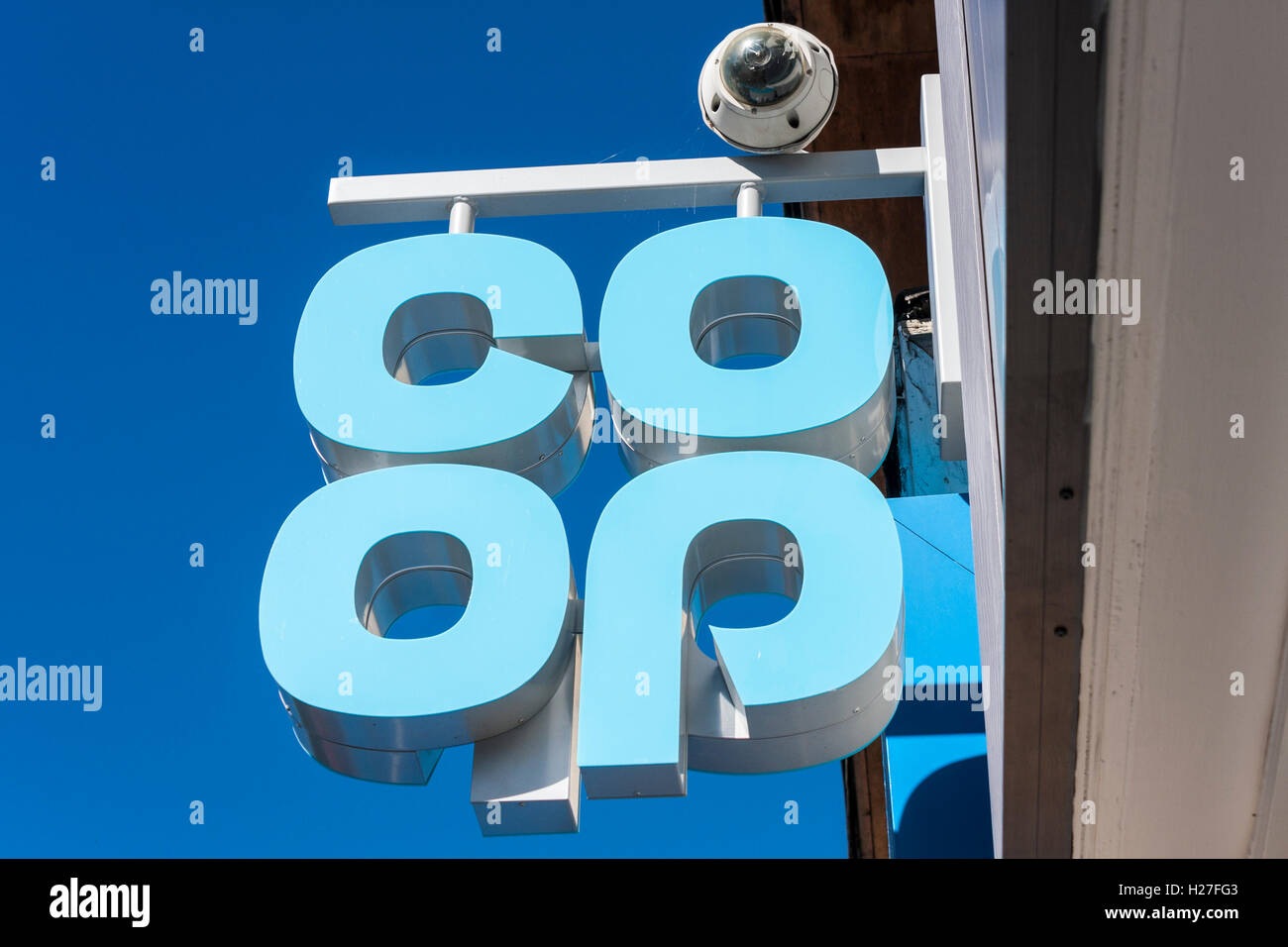 Einkaufen im co op laden -Fotos und -Bildmaterial in hoher Auflösung ...