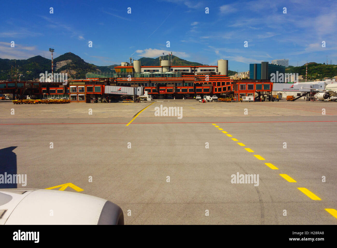 Genua Flughafen terminal Italien Stockfotografie - Alamy