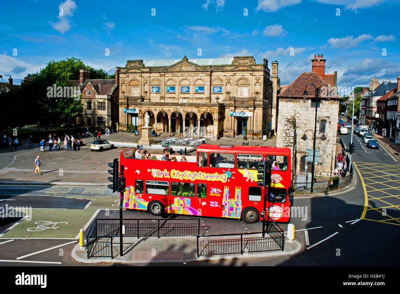 York Sightseeing Bus Stockfotos und -bilder Kaufen - Alamy