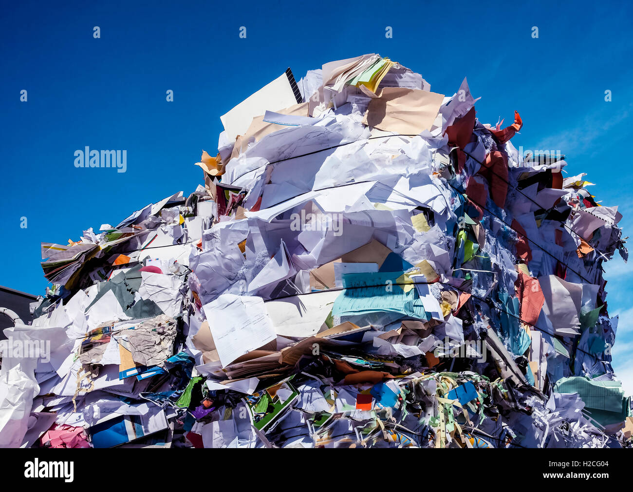 Waste paper bundled recycling -Fotos und -Bildmaterial in hoher ...
