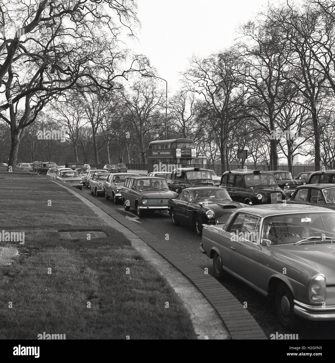 1960 1960s cars traffic on -Fotos und -Bildmaterial in hoher Auflösung ...