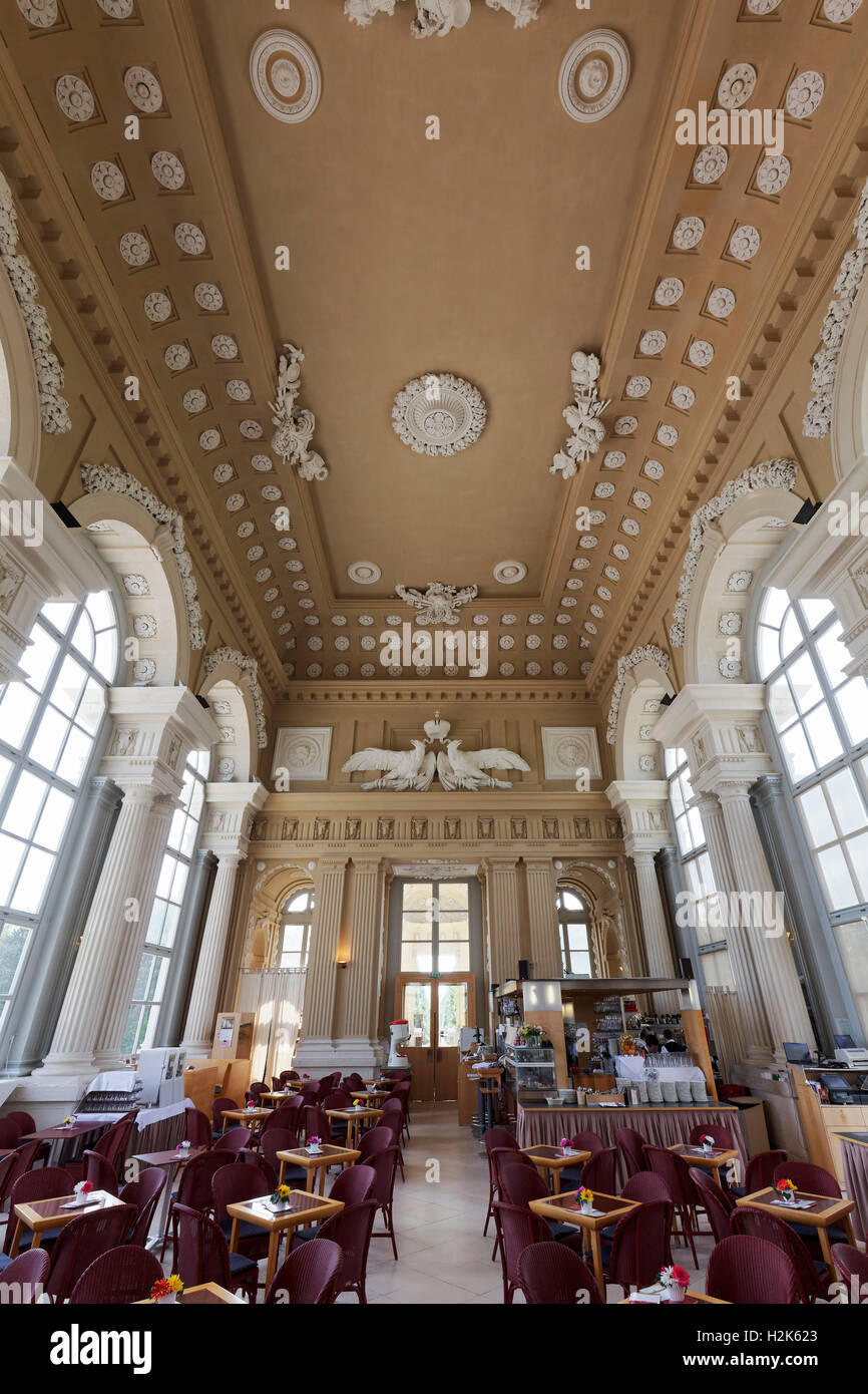 Cafe gloriette -Fotos und -Bildmaterial in hoher Auflösung – Alamy
