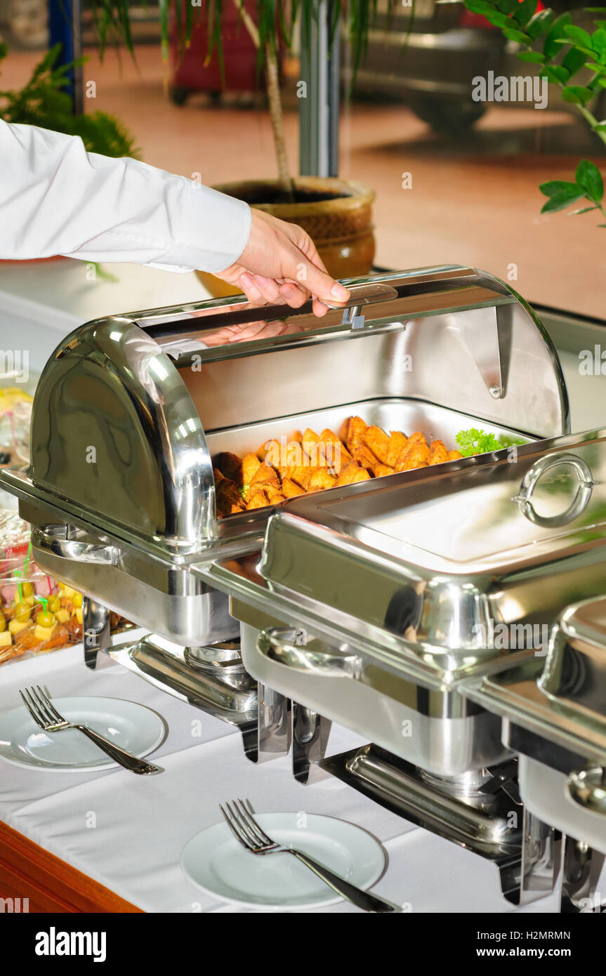 Chafing dish heater -Fotos und -Bildmaterial in hoher Auflösung – Alamy