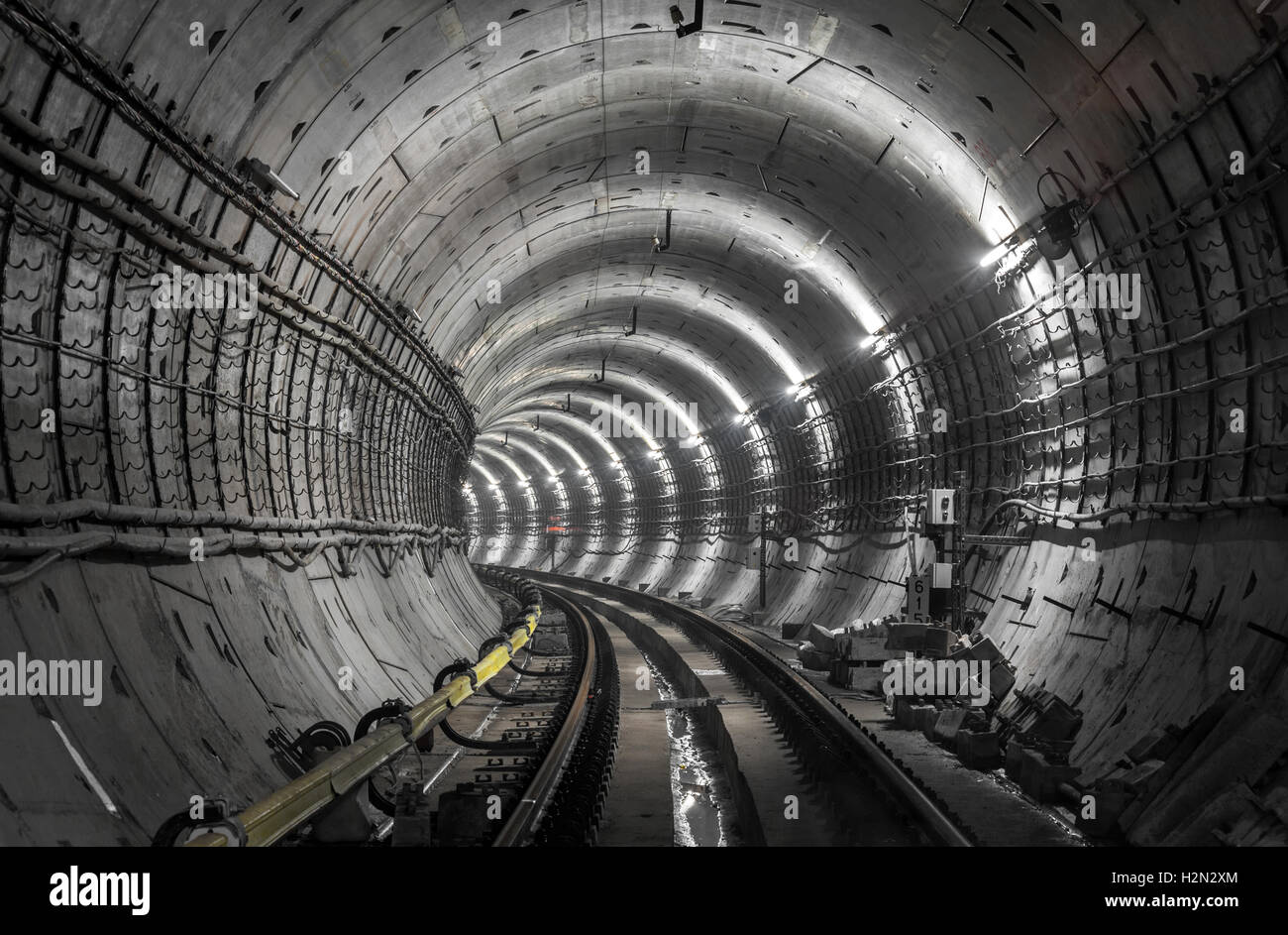 U bahn unter der eisenbahn -Fotos und -Bildmaterial in hoher Auflösung ...
