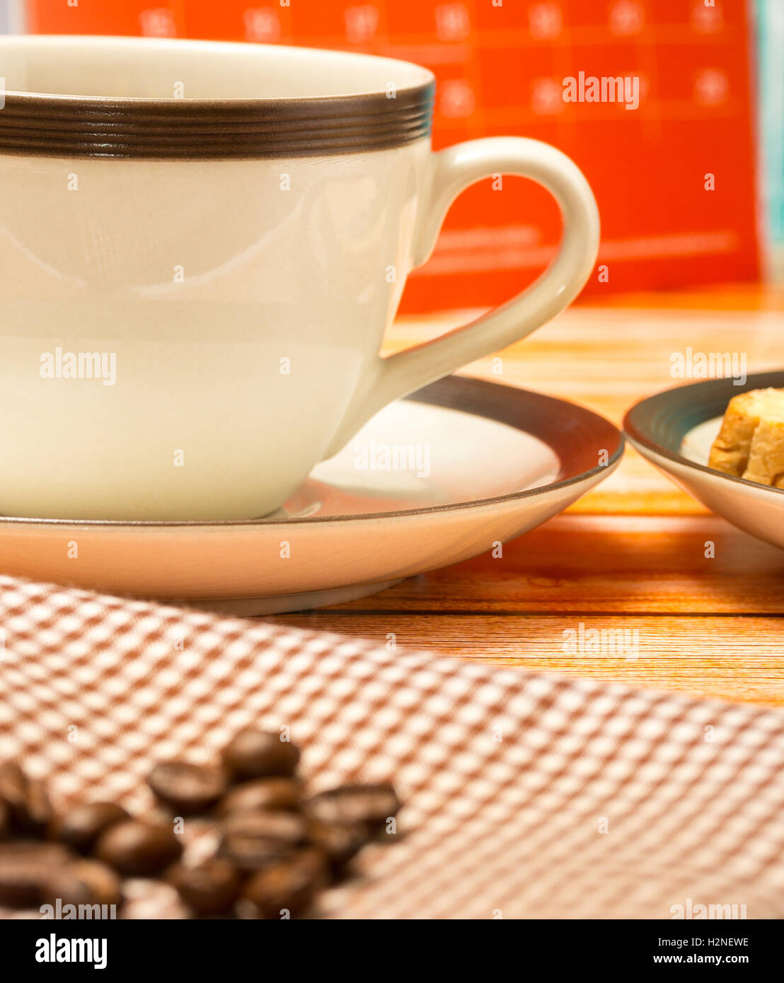 Schwarze Kaffeepause zeigt Cafeterias Pausen und Koffein ...