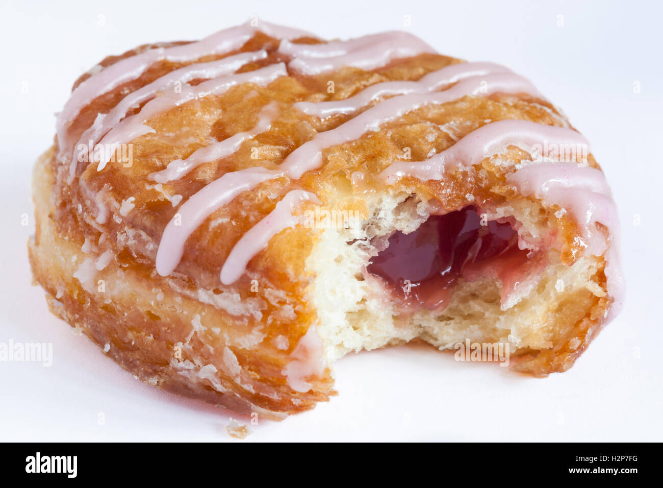Gebissener donut -Fotos und -Bildmaterial in hoher Auflösung – Alamy