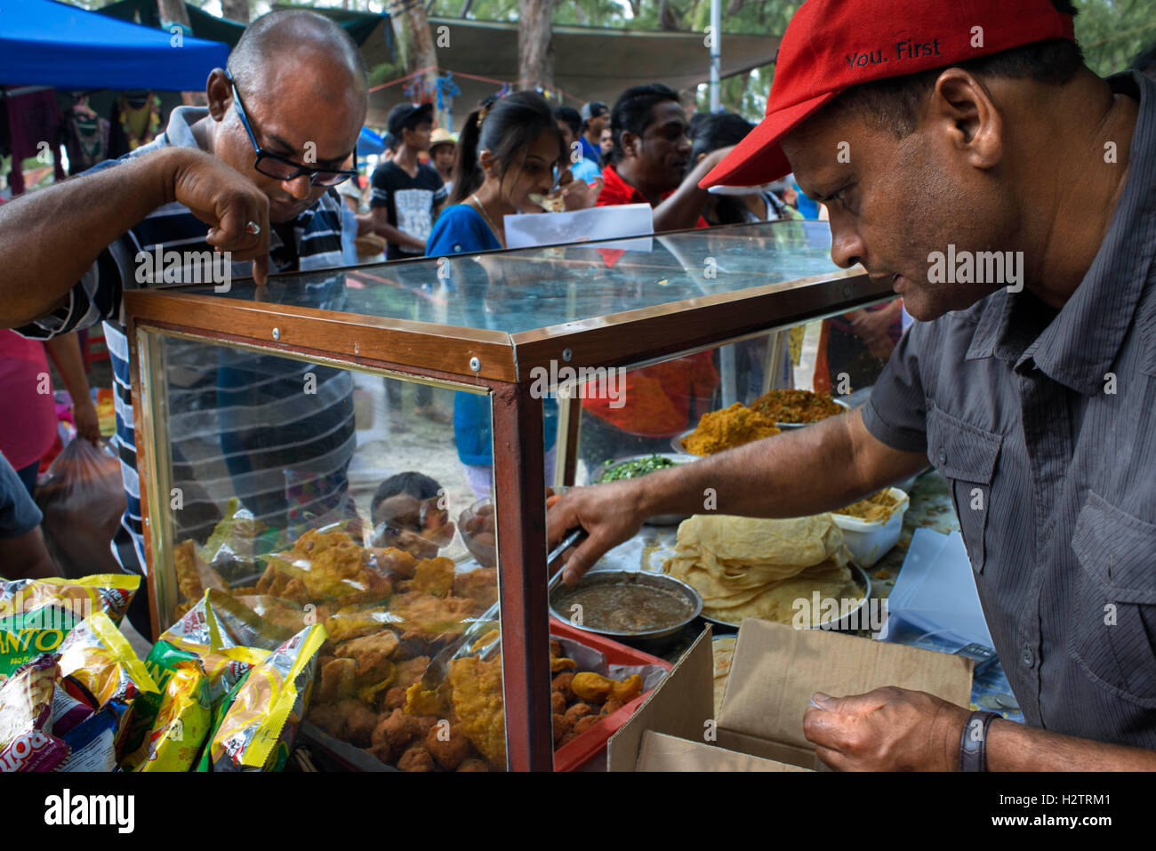 Hindu essen -Fotos und -Bildmaterial in hoher Auflösung – Alamy