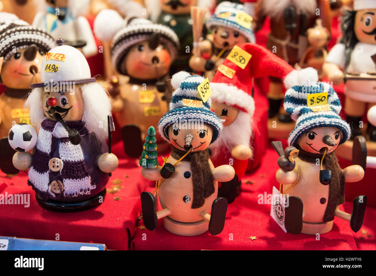 Deutsche weihnachtspuppe -Fotos und -Bildmaterial in hoher Auflösung ...