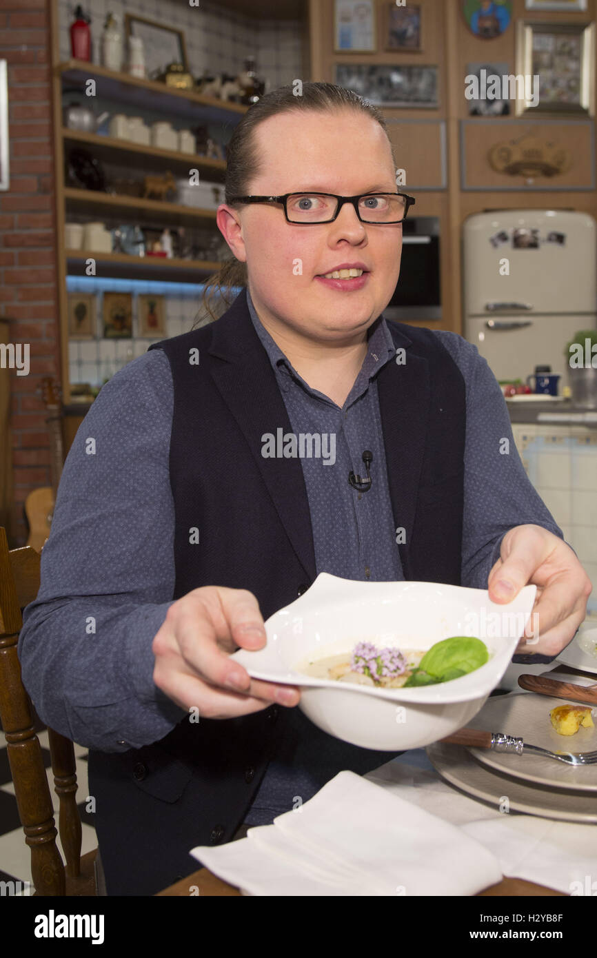 Prominente beim ZDF TV show "Lafer! Lichter! Lecker! "mit Promi-Köche ...