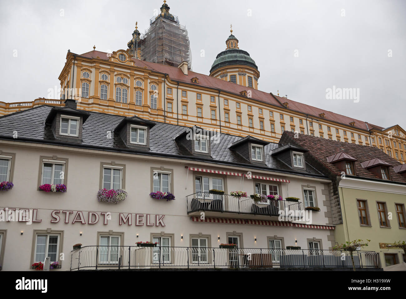Melk Abbey ist eine Benediktinerabtei oberhalb der Stadt Melk in ...