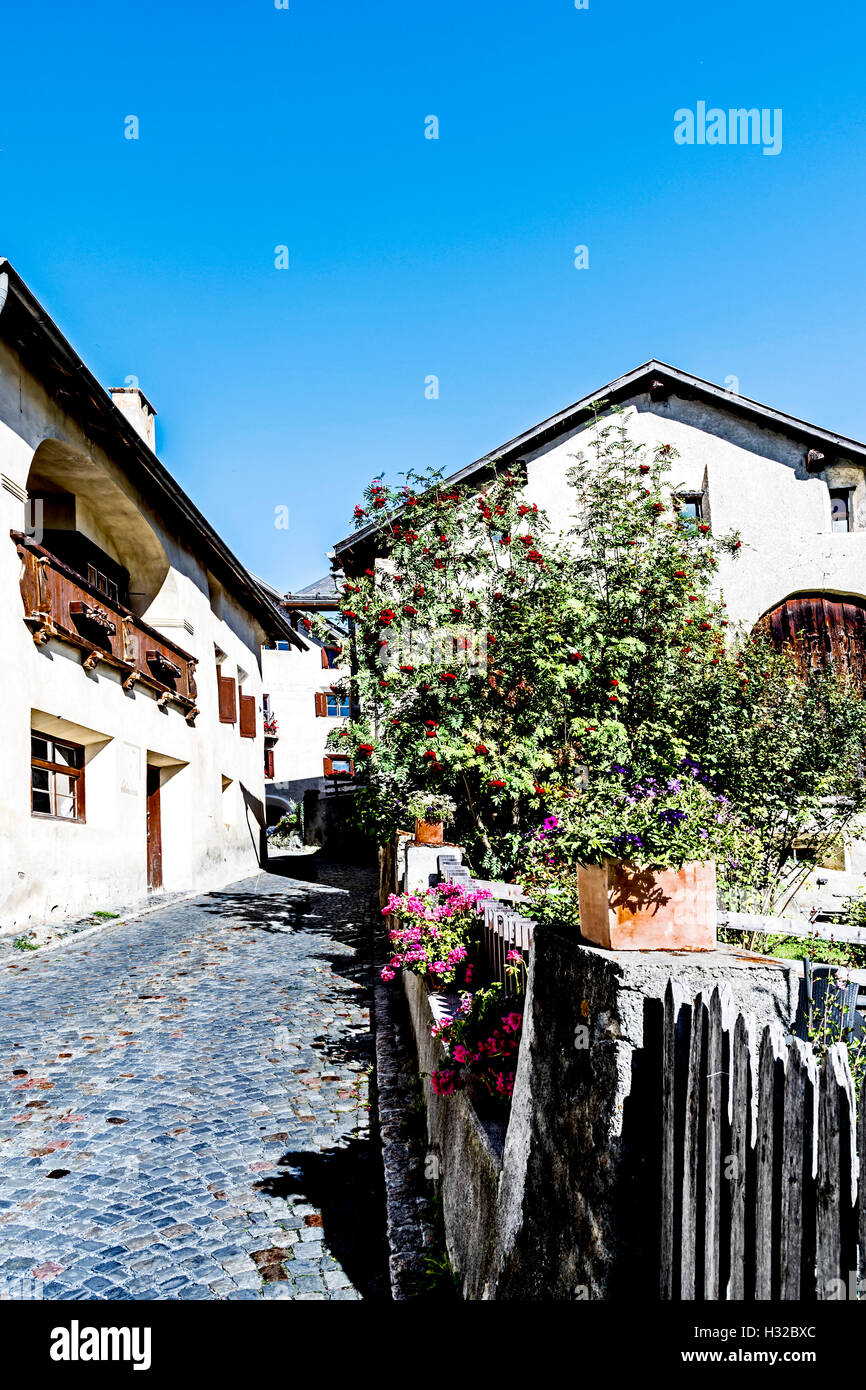 Häuser in Guarda, Symbole, Engadin, Schweiz Stockfotografie - Alamy