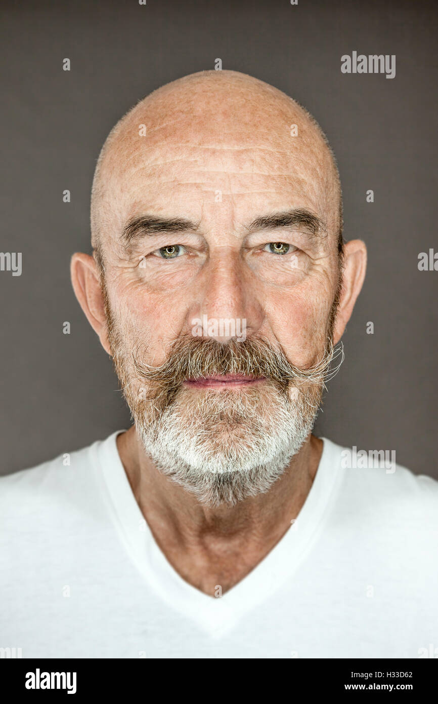 Rentner person -Fotos und -Bildmaterial in hoher Auflösung – Alamy