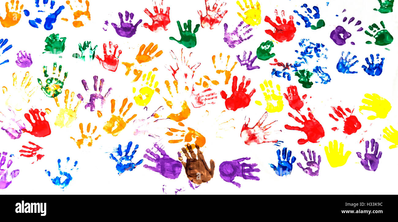 Bunte kinderhände -Fotos und -Bildmaterial in hoher Auflösung – Alamy