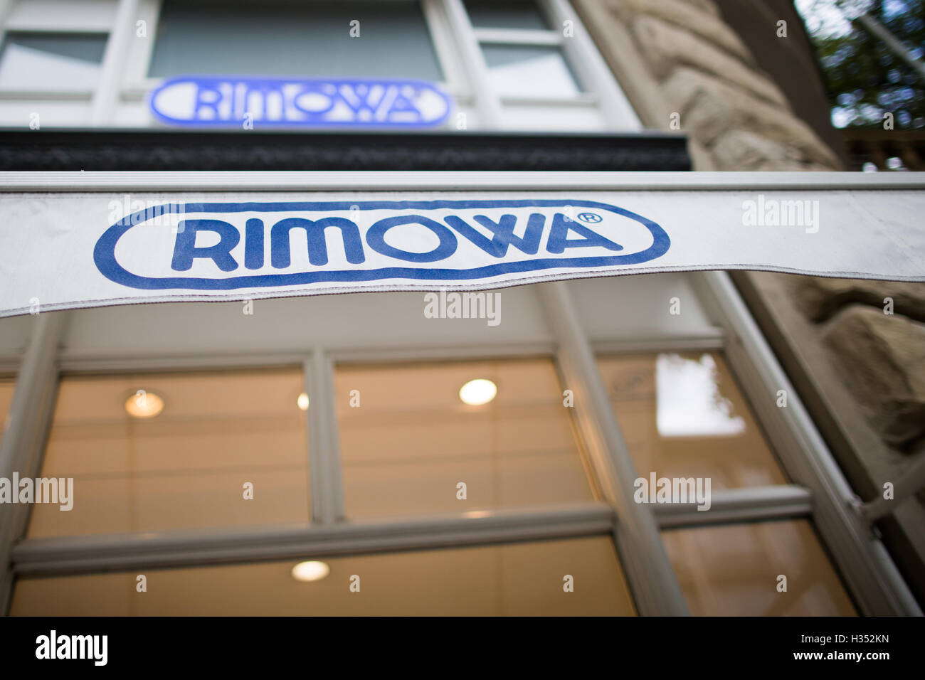 Rimowa logo -Fotos und -Bildmaterial in hoher Auflösung – Alamy
