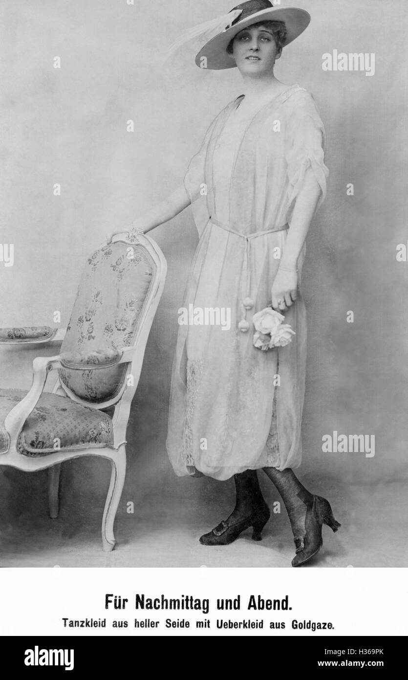 Womens Fashion 1919 Stockfotos und -bilder Kaufen - Alamy