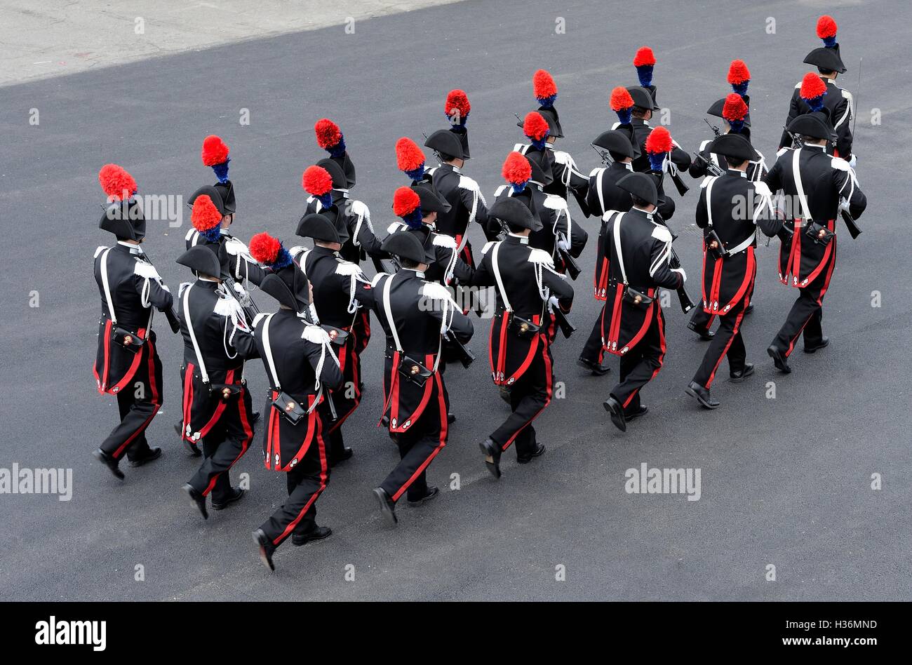 Polizist service waffe -Fotos und -Bildmaterial in hoher Auflösung – Alamy