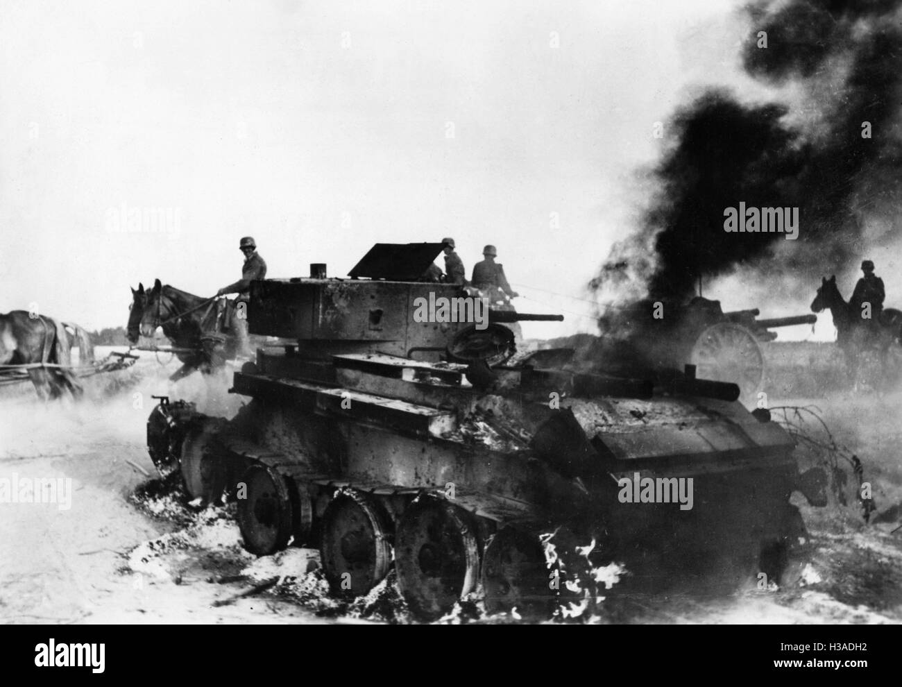 Sowjetischer Leichter Panzer Stockfotos und -bilder Kaufen - Alamy