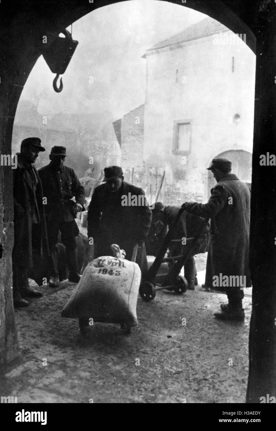 Volkssturm mitglieder -Fotos und -Bildmaterial in hoher Auflösung – Alamy