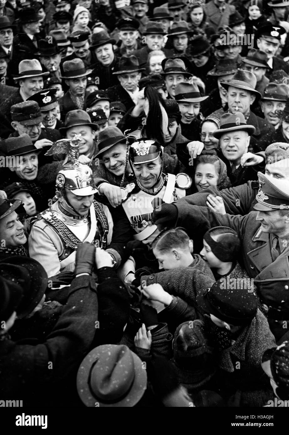 Nazi organisation nazi organisationen Schwarzweiß-Stockfotos und ...