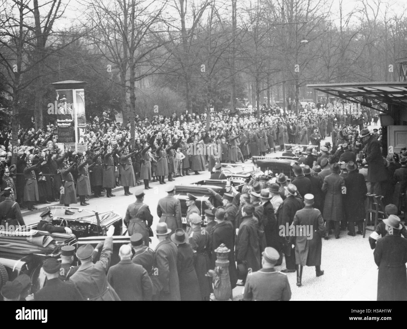 Nazi vehicle Schwarzweiß-Stockfotos und -bilder - Alamy