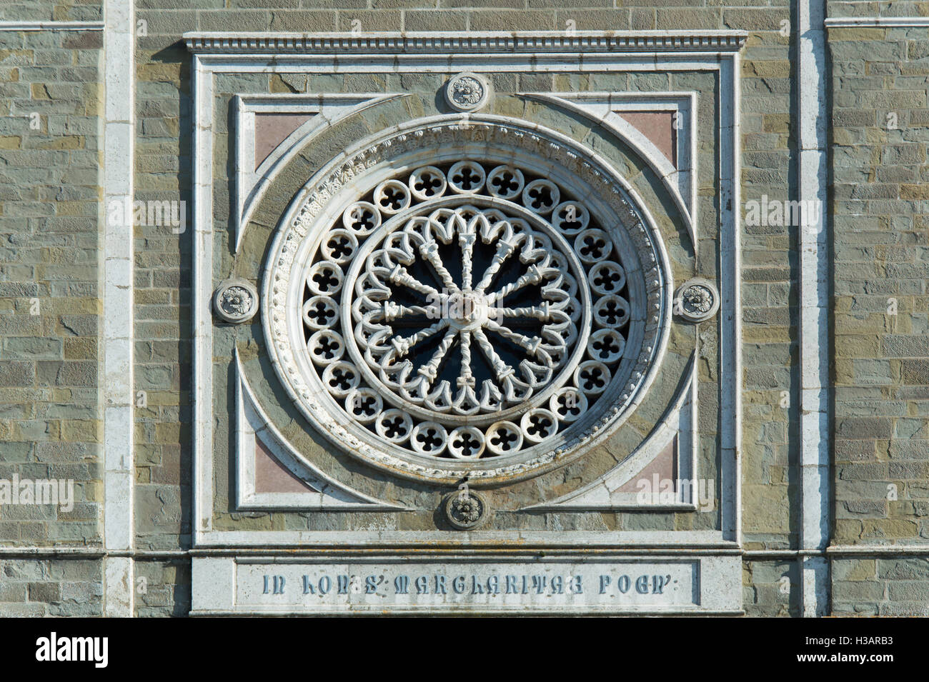 Detail rose window rosette -Fotos und -Bildmaterial in hoher Auflösung ...