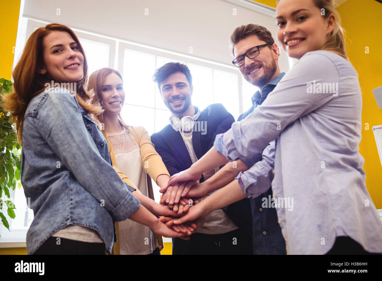 Menschen hand -Fotos und -Bildmaterial in hoher Auflösung – Alamy