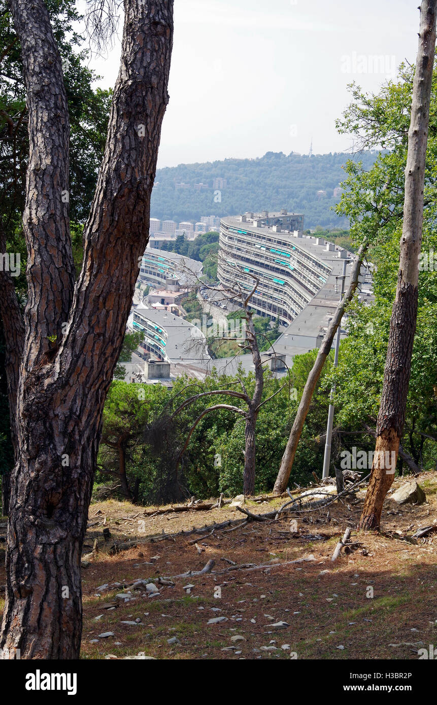 Genua, Genua, Italien. Biscione Housing development Stockfotografie - Alamy