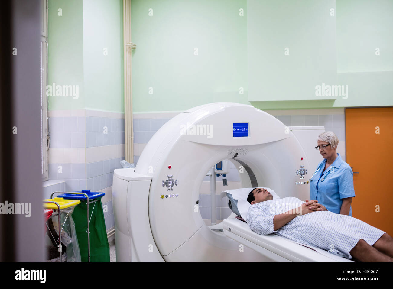 Magnetic resonance imaging mri machine -Fotos und -Bildmaterial in ...