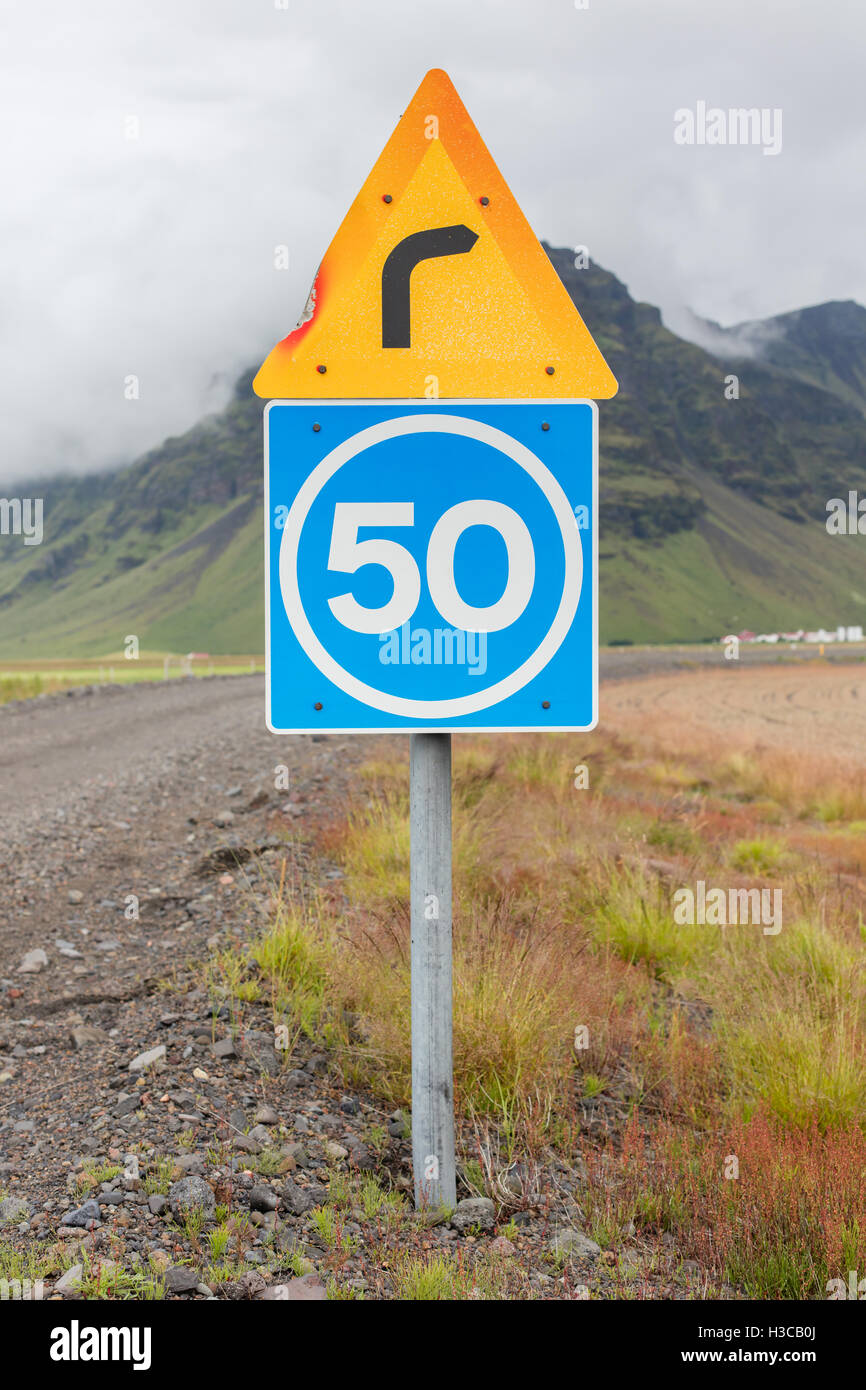 Speed limit 50 km h -Fotos und -Bildmaterial in hoher Auflösung – Alamy
