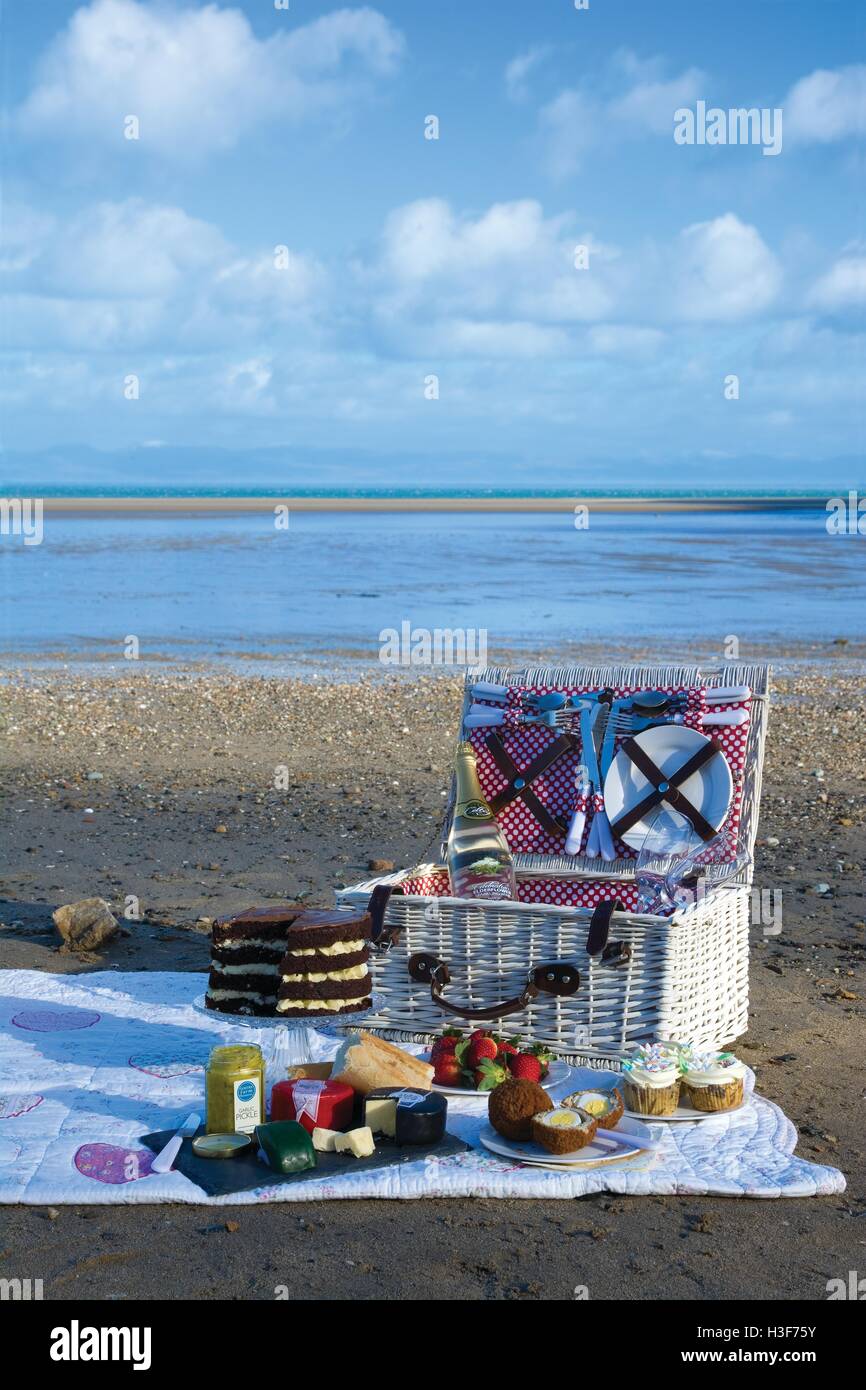 Sandkuchen am strand -Fotos und -Bildmaterial in hoher Auflösung – Alamy