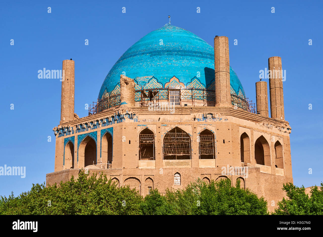 Oljeitu mausoleum ilkhan -Fotos und -Bildmaterial in hoher Auflösung ...