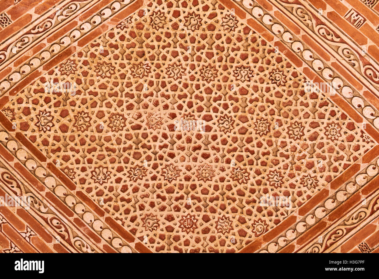 Oljeitu mausoleum ilkhan -Fotos und -Bildmaterial in hoher Auflösung ...