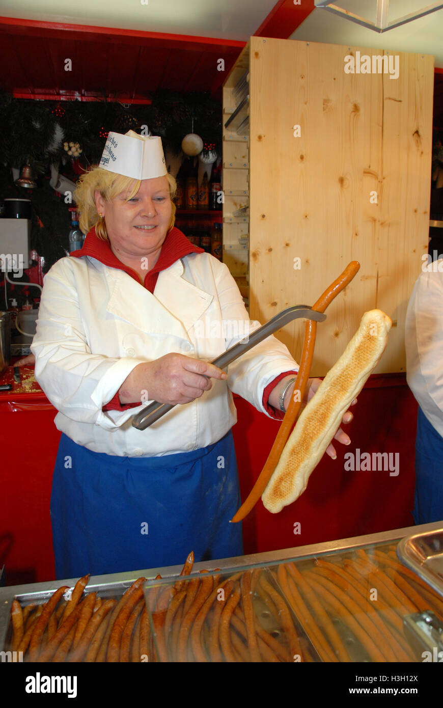 Halbmeterlange wurst -Fotos und -Bildmaterial in hoher Auflösung – Alamy