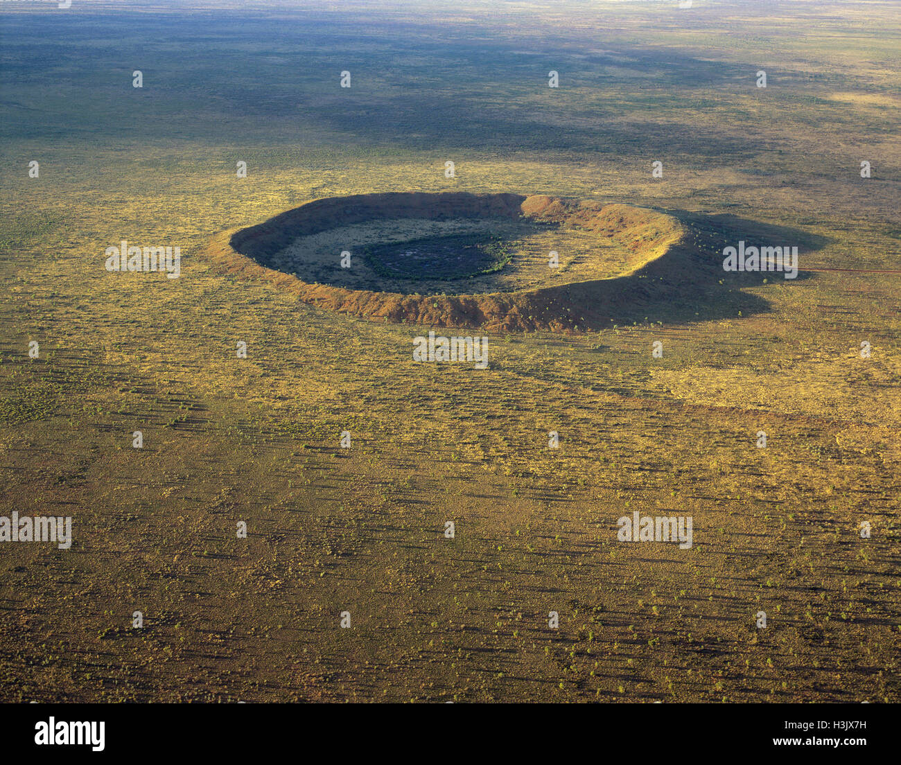 Wolf creek meteoritenkrater -Fotos und -Bildmaterial in hoher Auflösung ...