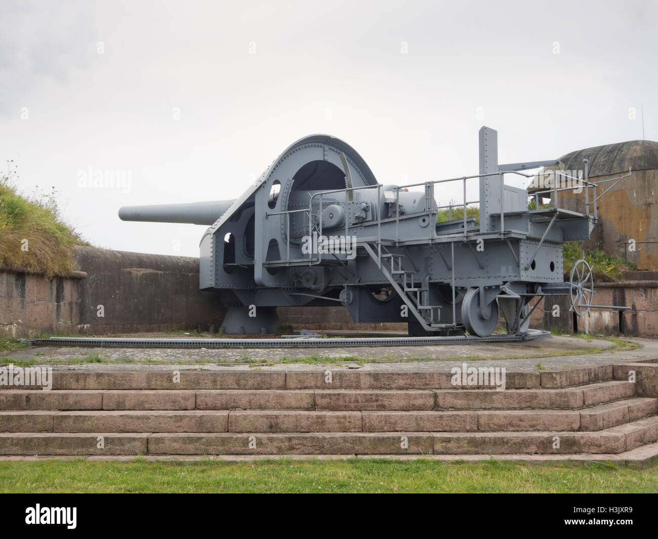 Krupp guns -Fotos und -Bildmaterial in hoher Auflösung – Alamy