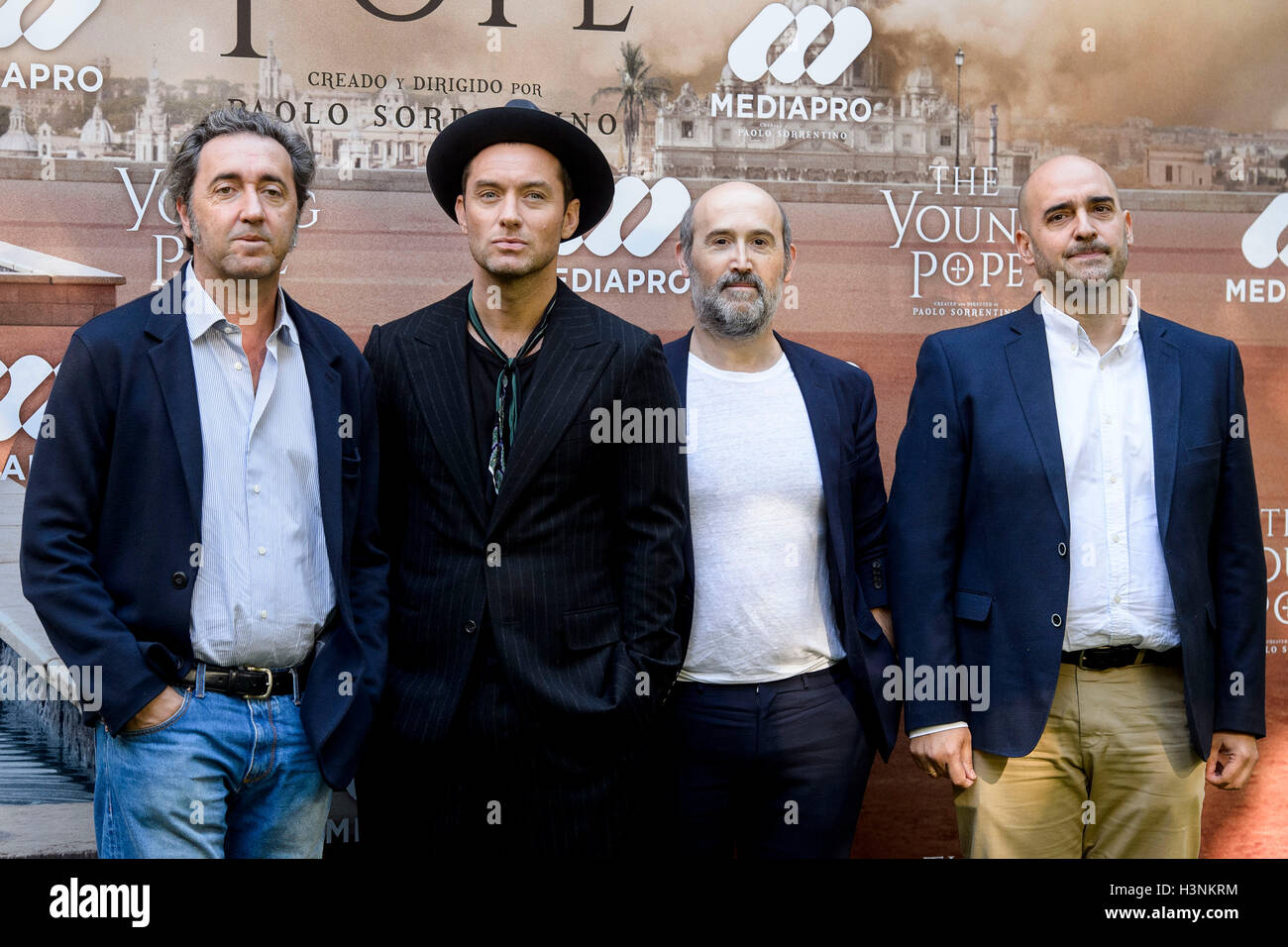 Jude law paolo sorrentino -Fotos und -Bildmaterial in hoher Auflösung ...