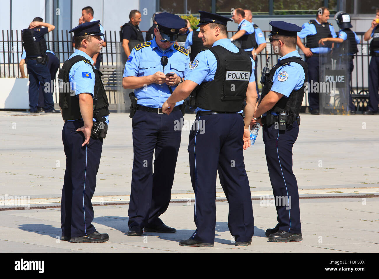 Kosovo Polizei Stockfotos und -bilder Kaufen - Alamy