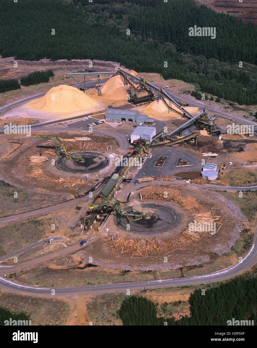 Wood chip processing -Fotos und -Bildmaterial in hoher Auflösung – Alamy