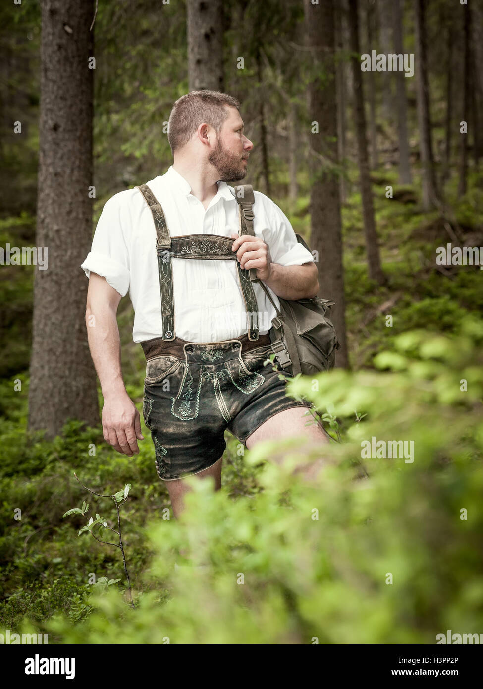 Bayerische mode und stil -Fotos und -Bildmaterial in hoher Auflösung ...