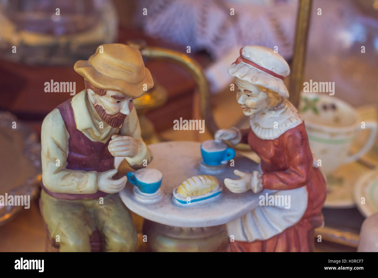 Kaputte puppen -Fotos und -Bildmaterial in hoher Auflösung – Alamy