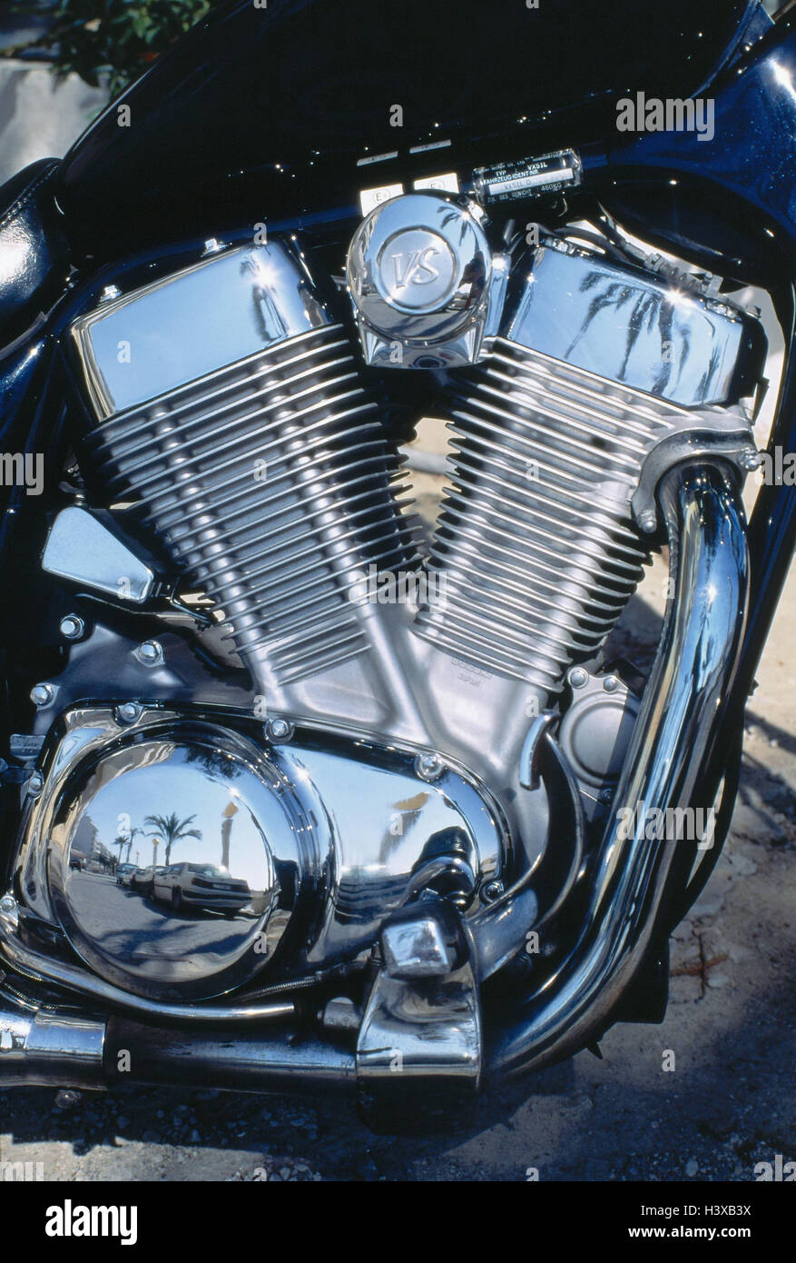 Motorrad, Suzuki, Detail, Zylinderblock, Zylinder, V-Twin, Spiegelung ...